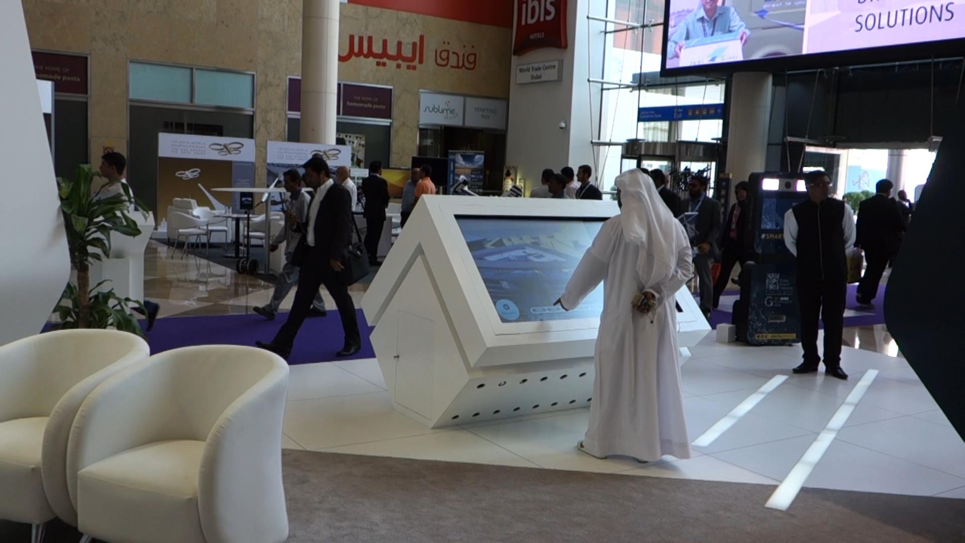 How to use touchscreens with interactive 3D environments on Expos