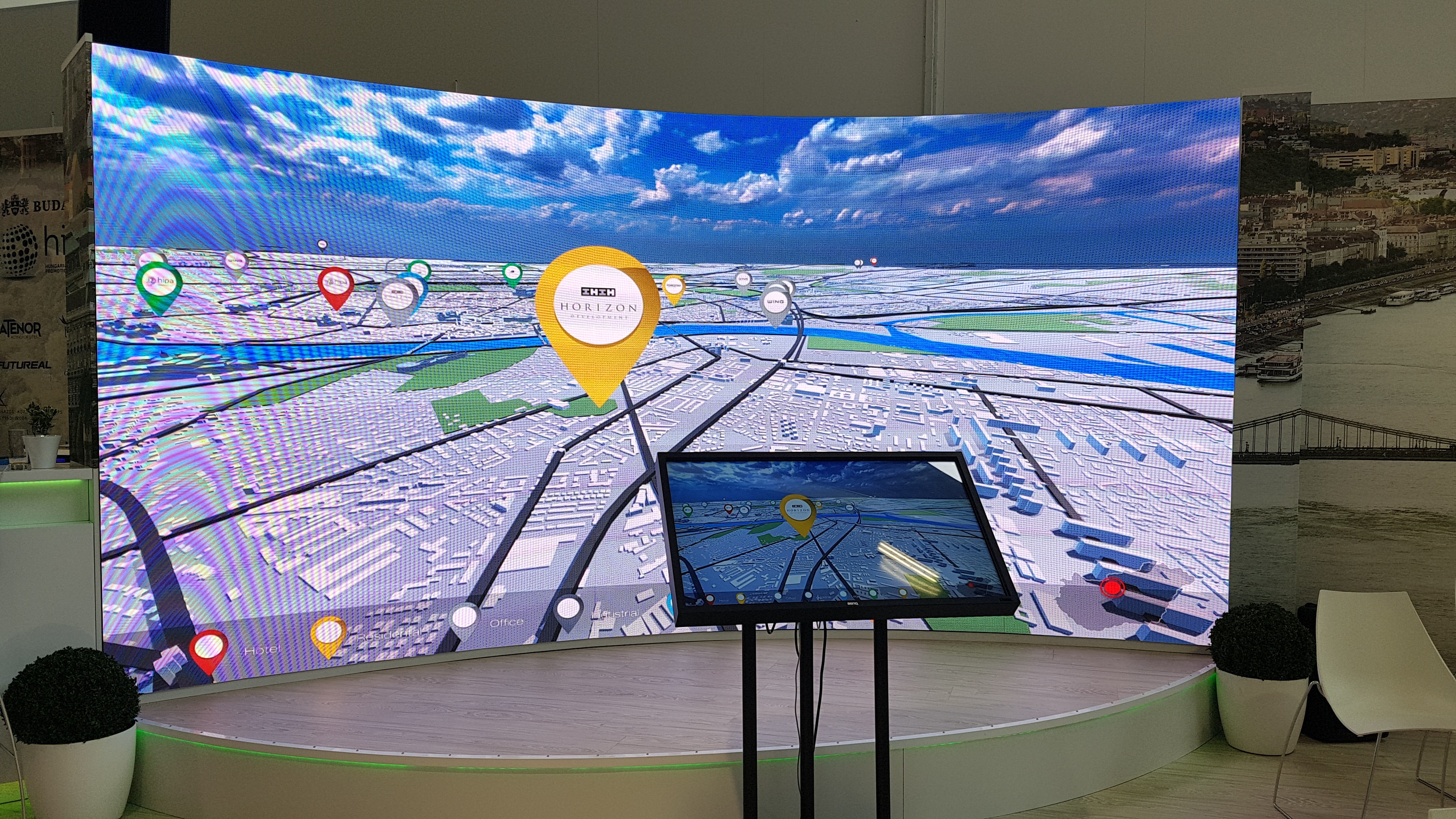 Real Estate Touchscreen Expo App